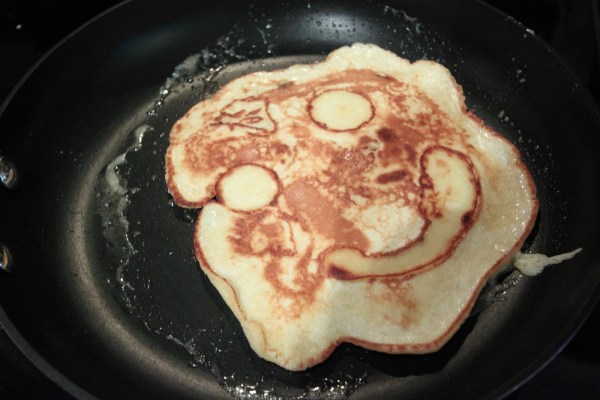 Smiley Face Pancakes with Cranberry Sauce! – EAT it NOW or EAT it LATER