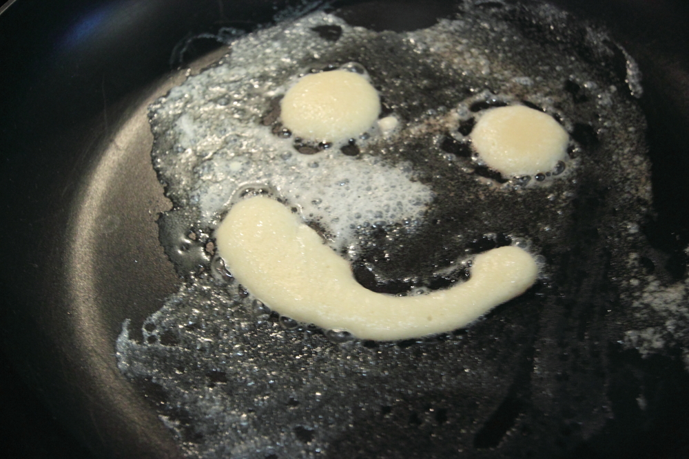 Smiley Face Pancakes with Cranberry Sauce! – EAT it NOW or EAT it LATER
